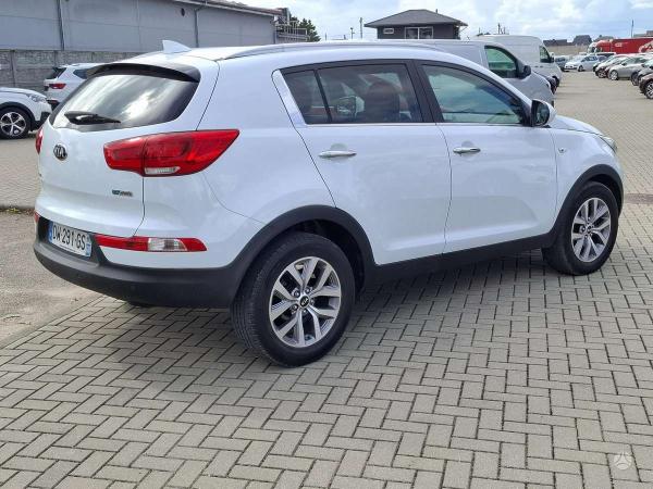Balts Kia Sportage 2015 Tauragė, ar dzinēja tilpumu 1.69 L un nobraukumu 177 tūkst. km par 7400 €, foto 4 vietnē AUTOMOTO.COM.LV