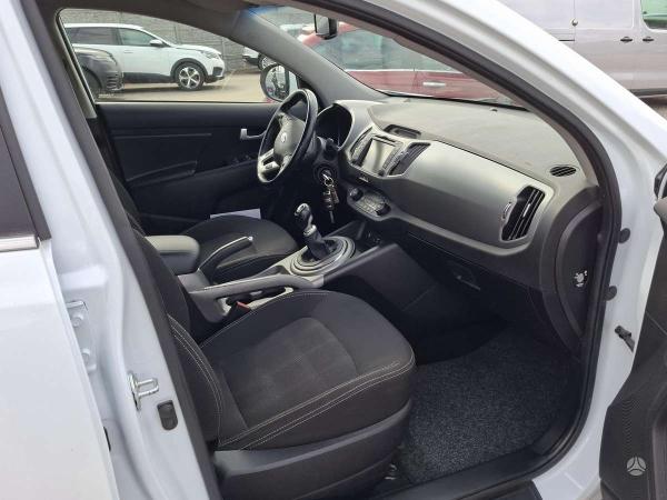 Balts Kia Sportage 2015 Tauragė, ar dzinēja tilpumu 1.69 L un nobraukumu 177 tūkst. km par 7400 €, foto 8 vietnē AUTOMOTO.COM.LV