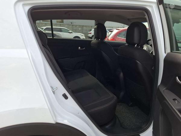 Balts Kia Sportage 2015 Tauragė, ar dzinēja tilpumu 1.69 L un nobraukumu 177 tūkst. km par 7400 €, foto 9 vietnē AUTOMOTO.COM.LV