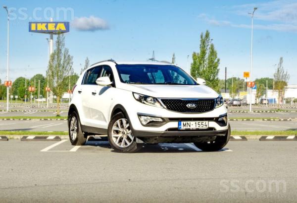 Balts Kia Sportage 2015 Rīga, ar dzinēja tilpumu 1.70 L un nobraukumu 277 tūkst. km par 7490 €, foto 2 vietnē AUTOMOTO.COM.LV