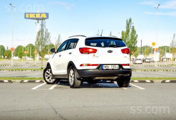 Balts Kia Sportage 2015 Rīga, ar dzinēja tilpumu 1.70 L un nobraukumu 277 tūkst. km par 7490 €, foto 8 vietnē AUTOMOTO.COM.LV