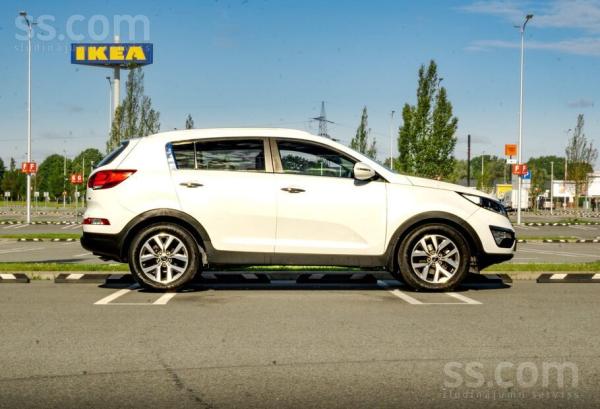 Balts Kia Sportage 2015 Rīga, ar dzinēja tilpumu 1.70 L un nobraukumu 277 tūkst. km par 7490 €, foto 9 vietnē AUTOMOTO.COM.LV