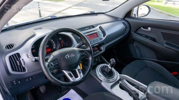 Balts Kia Sportage 2015 Rīga, ar dzinēja tilpumu 1.70 L un nobraukumu 277 tūkst. km par 7490 €, foto 10 vietnē AUTOMOTO.COM.LV