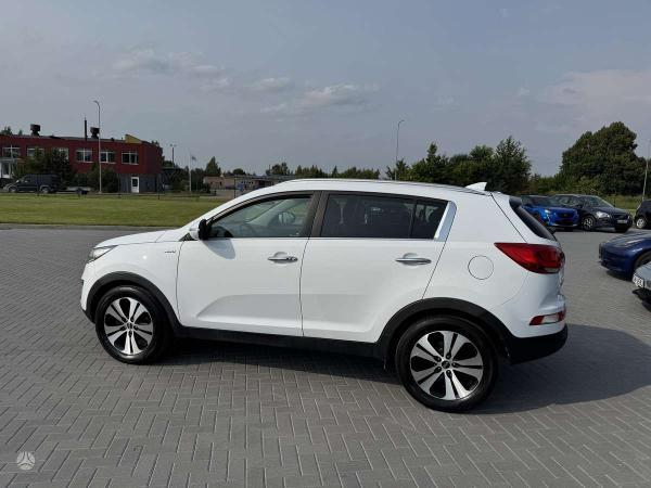 Balts Kia Sportage 2015 Telšiai, ar dzinēja tilpumu 2.00 L un nobraukumu 94 tūkst. km par 9300 €, foto 3 vietnē AUTOMOTO.COM.LV