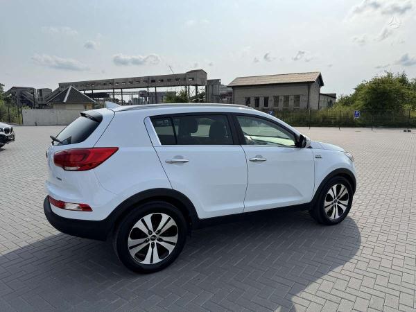 Balts Kia Sportage 2015 Telšiai, ar dzinēja tilpumu 2.00 L un nobraukumu 94 tūkst. km par 9300 €, foto 7 vietnē AUTOMOTO.COM.LV