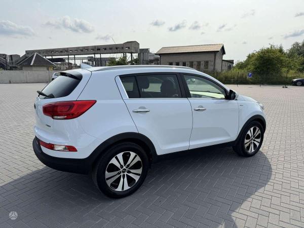 Balts Kia Sportage 2015 Telšiai, ar dzinēja tilpumu 2.00 L un nobraukumu 94 tūkst. km par 9300 €, foto 9 vietnē AUTOMOTO.COM.LV