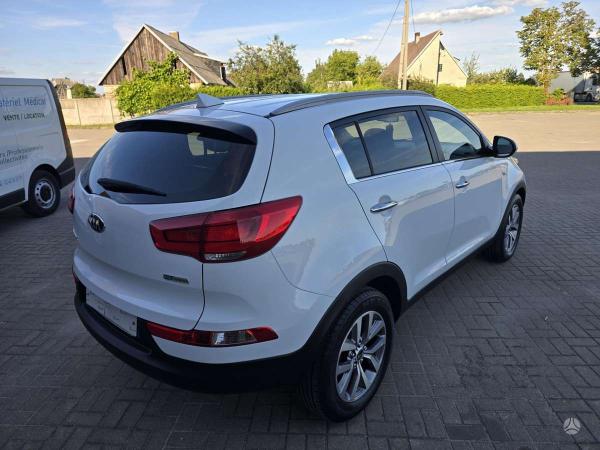 Balts Kia Sportage 2015 Tauragė, ar dzinēja tilpumu 1.69 L un nobraukumu 138 tūkst. km par 7999 €, foto 4 vietnē AUTOMOTO.COM.LV