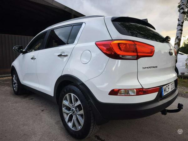 Белый Киа Sportage 2015 в Шяуляй, объемом двигателя 2.00 л и пробегом 177 тыс. км за 10500 €, фото 1 на AUTOMOTO.COM.LV