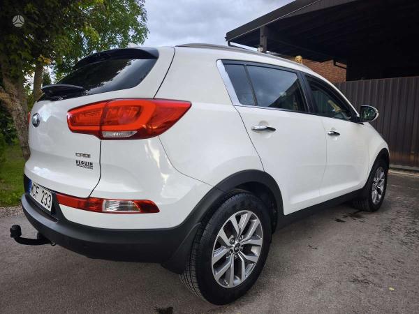 Белый Киа Sportage 2015 в Шяуляй, объемом двигателя 2.00 л и пробегом 177 тыс. км за 10500 €, фото 2 на AUTOMOTO.COM.LV