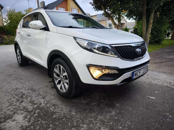 Белый Киа Sportage 2015 в Шяуляй, объемом двигателя 1.70 л и пробегом 177 тыс. км за 9900 €, фото 1 на AUTOMOTO.COM.LV
