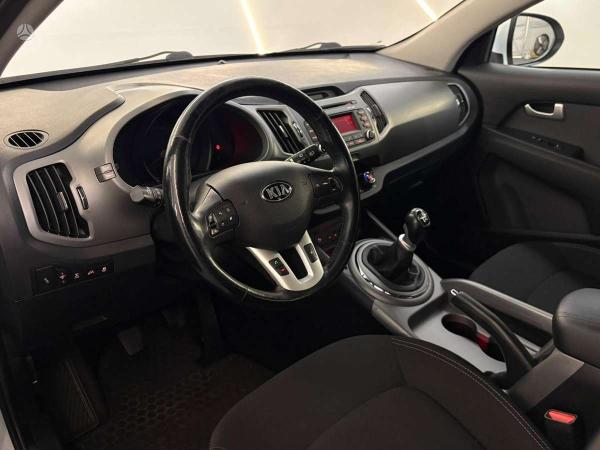 Balts Kia Sportage 2015 Marijampole, ar dzinēja tilpumu 2.00 L un nobraukumu 179 tūkst. km par 8450 €, foto 3 vietnē AUTOMOTO.COM.LV