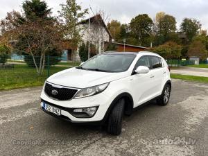 Balts Kia Sportage 2015 Tallina, ar dzinēja tilpumu 2.00 L un nobraukumu 112 tūkst. km par 12499 €, foto 1 vietnē AUTOMOTO.COM.LV