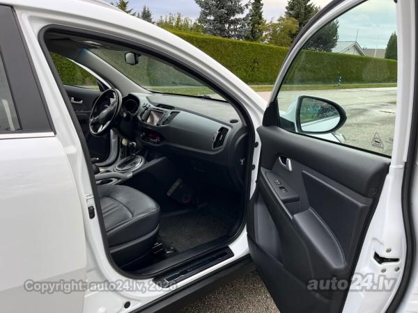 Киа Sportage 2015 в Таллин на AUTOMOTO.COM.LV Белый Киа Sportage 2015 в Таллин, объемом двигателя 2.00 л и пробегом 112 тыс. км за 12499 €, фото 11 на AUTOMOTO.COM.LV