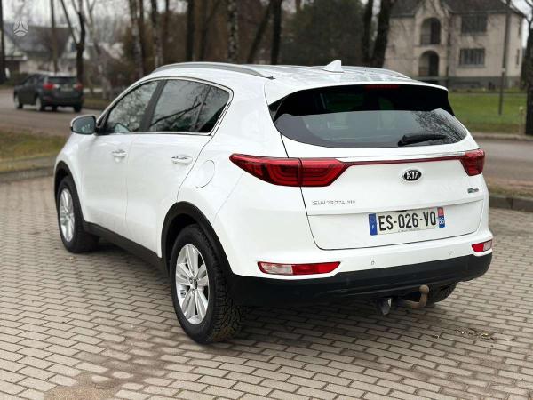 White Kia Sportage 2016 in Utena, with an engine capacity of 1.69 L and mileage of 182 thousand km for 9900 €, photo 7 on AUTOMOTO.COM.LV