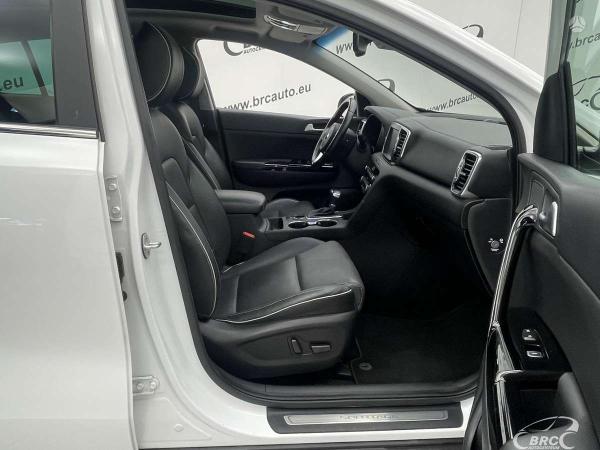 White Kia Sportage 2016 in Vilnius, with an engine capacity of 2.00 L and mileage of 70 thousand km for 13900 €, photo 5 on AUTOMOTO.COM.LV