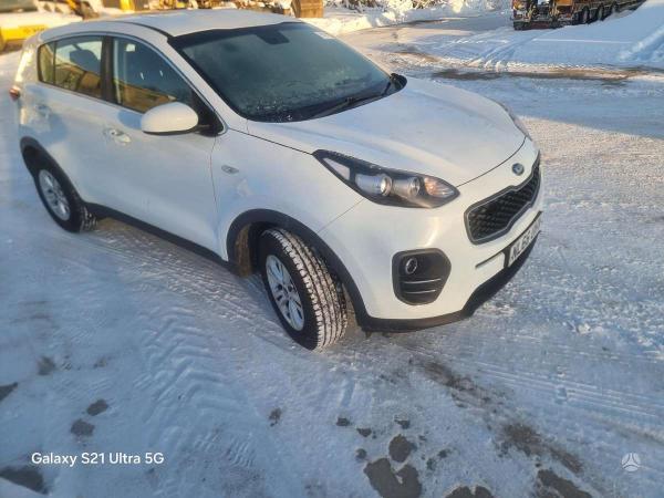 White Kia Sportage 2016 in Jonava, with an engine capacity of 1.59 L and mileage of 145 thousand km for 3999 €, photo 1 on AUTOMOTO.COM.LV