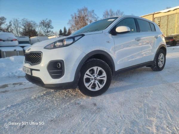 White Kia Sportage 2016 in Jonava, with an engine capacity of 1.59 L and mileage of 145 thousand km for 3999 €, photo 4 on AUTOMOTO.COM.LV