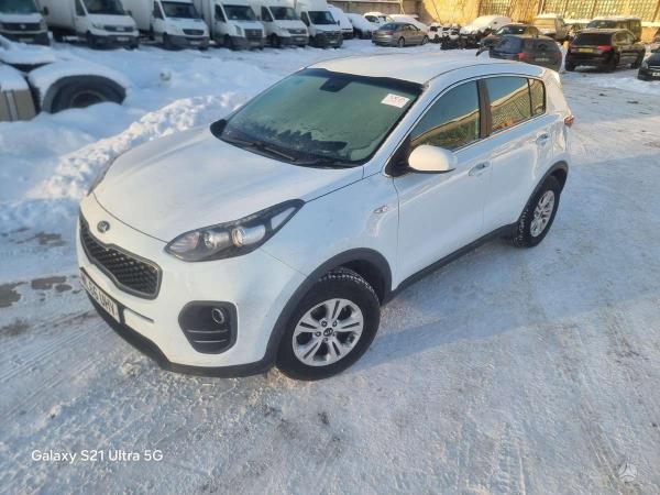 White Kia Sportage 2016 in Jonava, with an engine capacity of 1.59 L and mileage of 145 thousand km for 3999 €, photo 5 on AUTOMOTO.COM.LV