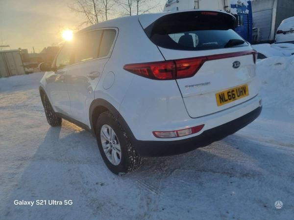 White Kia Sportage 2016 in Jonava, with an engine capacity of 1.59 L and mileage of 145 thousand km for 3999 €, photo 6 on AUTOMOTO.COM.LV