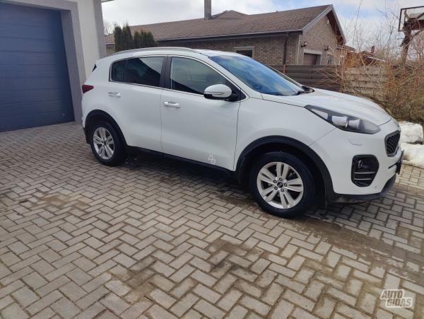 White Kia Sportage 2016 in Kaunas, with an engine capacity of 1.60 L and mileage of 185 thousand km for 11000 €, photo 2 on AUTOMOTO.COM.LV