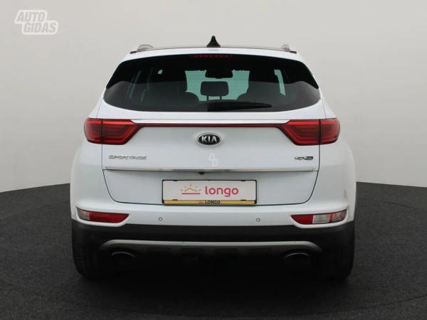 White Kia Sportage 2016 in Vilnius, with an engine capacity of 1.60 L and mileage of 158 thousand km for 15899 €, photo 5 on AUTOMOTO.COM.LV