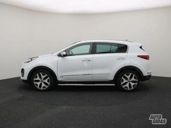 White Kia Sportage 2016 in Vilnius, with an engine capacity of 1.60 L and mileage of 158 thousand km for 15899 €, photo 6 on AUTOMOTO.COM.LV