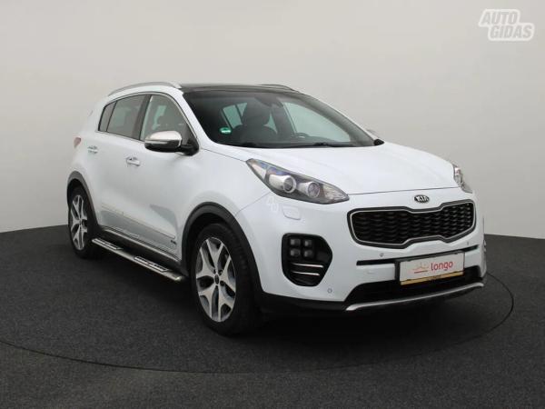 White Kia Sportage 2016 in Vilnius, with an engine capacity of 1.60 L and mileage of 158 thousand km for 15899 €, photo 10 on AUTOMOTO.COM.LV