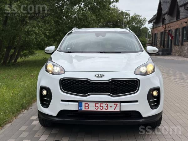 White Kia Sportage 2016 in Rezekne, with an engine capacity of 1.70 L and mileage of 230 thousand km for 8990 €, photo 1 on AUTOMOTO.COM.LV