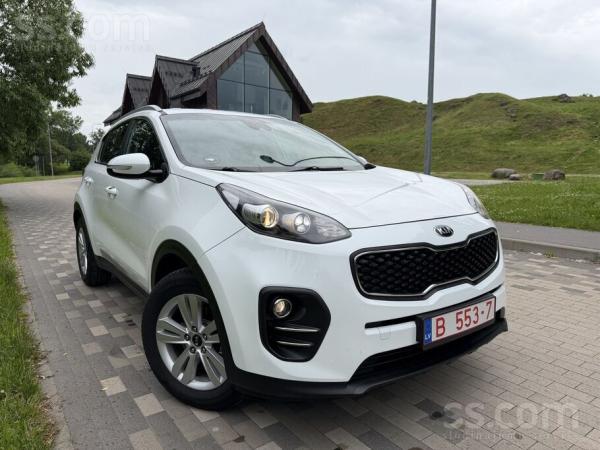 White Kia Sportage 2016 in Rezekne, with an engine capacity of 1.70 L and mileage of 230 thousand km for 8990 €, photo 3 on AUTOMOTO.COM.LV
