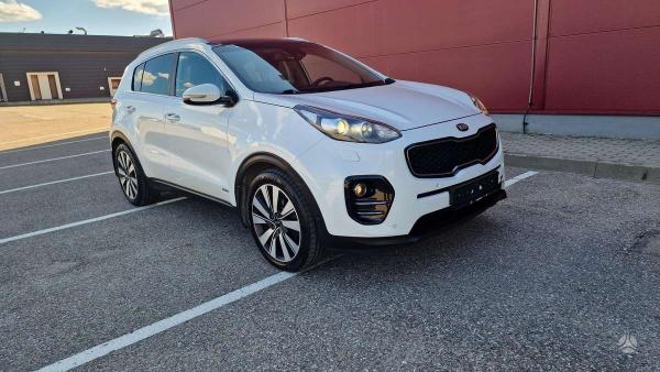 White Kia Sportage 2016 in Kaunas, with an engine capacity of 2.00 L and mileage of 282 thousand km for 11750 €, photo 4 on AUTOMOTO.COM.LV