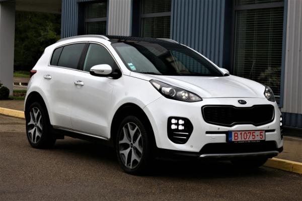 White Kia Sportage 2016 in Riga, with an engine capacity of 2.00 L and mileage of 140 thousand km for 11800 €, photo 9 on AUTOMOTO.COM.LV