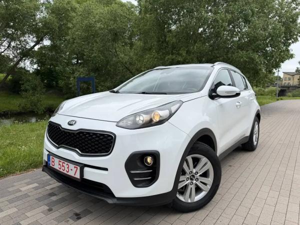 White Kia Sportage 2016 in Rezekne, with an engine capacity of 1.70 L and mileage of 230 thousand km for 6190 €, photo 2 on AUTOMOTO.COM.LV