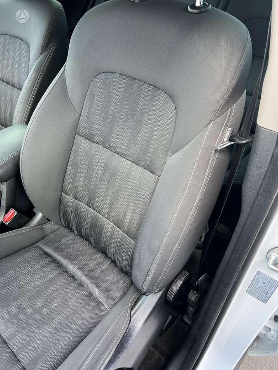 Balts Kia Sportage 2016 Panevēža, ar dzinēja tilpumu 1.69 L un nobraukumu 176 tūkst. km par 9400 €, foto 20 vietnē AUTOMOTO.COM.LV
