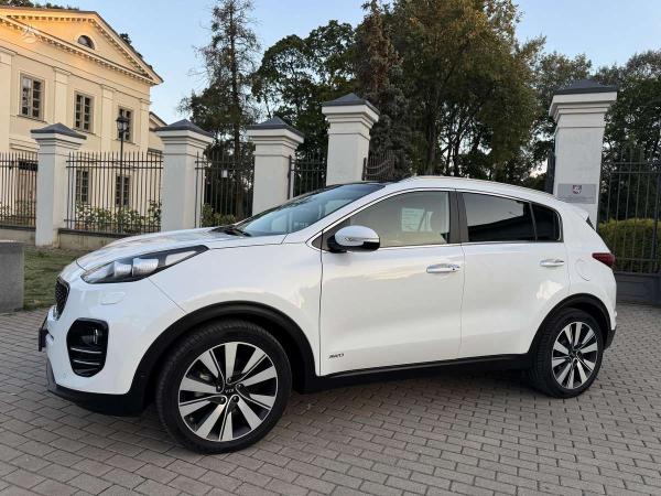 White Kia Sportage 2016 in Vilnius, with an engine capacity of 2.00 L and mileage of 280 thousand km for 11250 €, photo 4 on AUTOMOTO.COM.LV