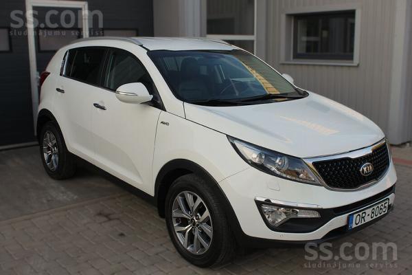 Kia Sportage 2016 in Riga on AUTOMOTO.COM.LV White Kia Sportage 2016 in Riga, with an engine capacity of 2.00 L and mileage of 41 thousand km for 12950 €, photo 9 on AUTOMOTO.COM.LV