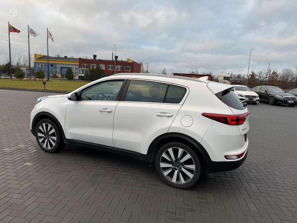 Balts Kia Sportage 2017 Telšiai, ar dzinēja tilpumu 1.69 L un nobraukumu 220 tūkst. km par 10500 €, foto 4 vietnē AUTOMOTO.COM.LV