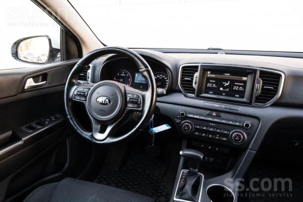 White Kia Sportage 2017 in Riga, with an engine capacity of 2.00 L and mileage of 125 thousand km for 11950 €, photo 9 on AUTOMOTO.COM.LV
