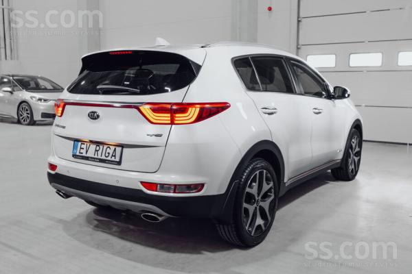 Balts Kia Sportage 2017 Rīga, ar dzinēja tilpumu 2.00 L un nobraukumu 106 tūkst. km par 15290 €, foto 7 vietnē AUTOMOTO.COM.LV
