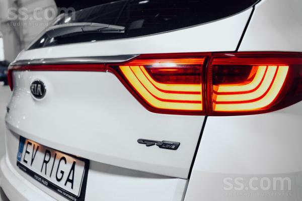 Balts Kia Sportage 2017 Rīga, ar dzinēja tilpumu 2.00 L un nobraukumu 106 tūkst. km par 15290 €, foto 8 vietnē AUTOMOTO.COM.LV