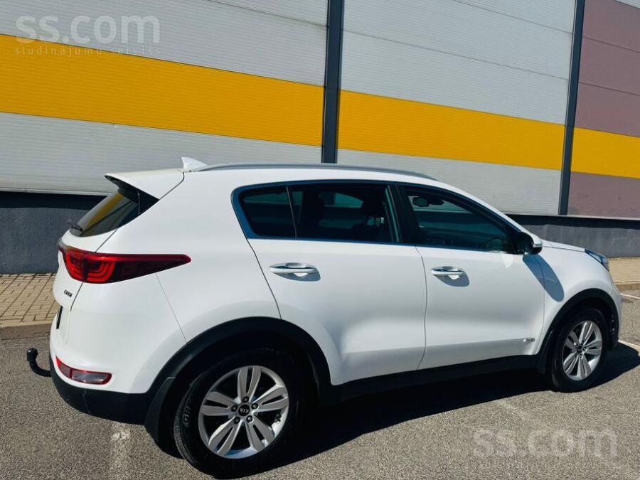 White Kia Sportage 2017 in Riga, with an engine capacity of 2.00 L and mileage of 163 thousand km for 12300 €, photo 12 on AUTOMOTO.COM.LV
