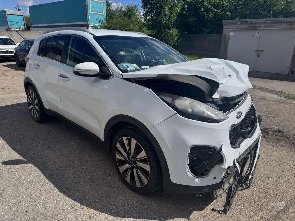 Белый Киа Sportage 2017 в Гаргждай, объемом двигателя 1.69 л и пробегом 216 тыс. км за 4200 €, фото 3 на AUTOMOTO.COM.LV