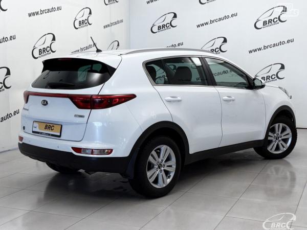 White Kia Sportage 2017 in Avizieniai, with an engine capacity of 1.70 L and mileage of 100 thousand km for 12900 €, photo 2 on AUTOMOTO.COM.LV