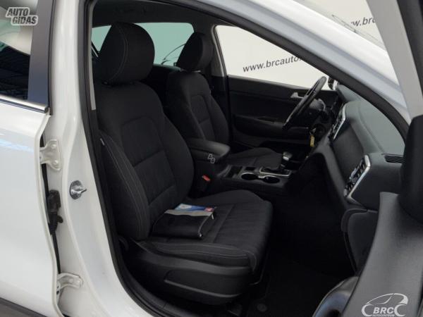 White Kia Sportage 2017 in Avizieniai, with an engine capacity of 1.70 L and mileage of 100 thousand km for 12900 €, photo 7 on AUTOMOTO.COM.LV