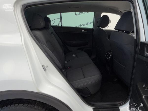 White Kia Sportage 2017 in Avizieniai, with an engine capacity of 1.70 L and mileage of 100 thousand km for 12900 €, photo 9 on AUTOMOTO.COM.LV