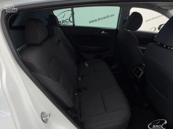 White Kia Sportage 2017 in Avizieniai, with an engine capacity of 1.70 L and mileage of 100 thousand km for 12900 €, photo 10 on AUTOMOTO.COM.LV