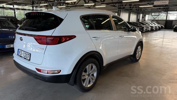 Balts Kia Sportage 2017 Rīga, ar dzinēja tilpumu 1.70 L un nobraukumu 206 tūkst. km par 8500 €, foto 4 vietnē AUTOMOTO.COM.LV