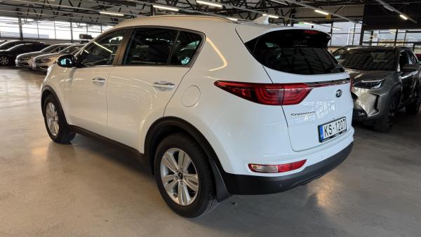 Balts Kia Sportage 2017 Rīga, ar dzinēja tilpumu 1.70 L un nobraukumu 206 tūkst. km par 850000 €, foto 2 vietnē AUTOMOTO.COM.LV