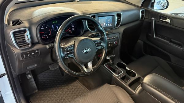 Balts Kia Sportage 2017 Rīga, ar dzinēja tilpumu 1.70 L un nobraukumu 206 tūkst. km par 850000 €, foto 10 vietnē AUTOMOTO.COM.LV