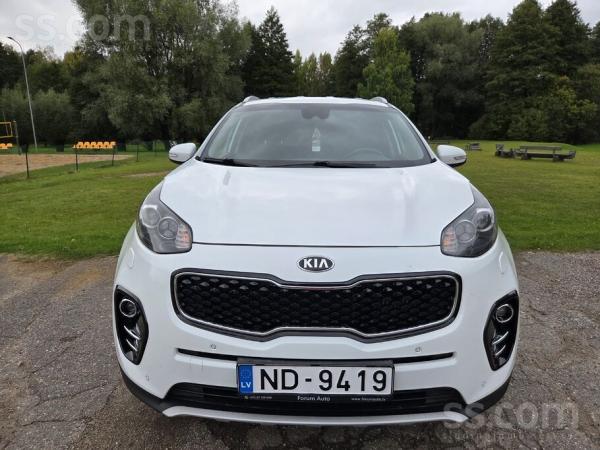White Kia Sportage 2017 in Limbazi, with an engine capacity of 1.60 L and mileage of 167 thousand km for 12500 €, photo 4 on AUTOMOTO.COM.LV