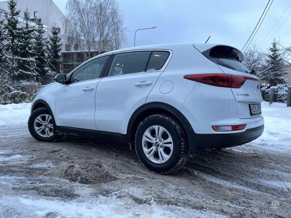 Balts Kia Sportage 2018 Viļņa, ar dzinēja tilpumu 1.69 L un nobraukumu 195 tūkst. km par 8450 €, foto 4 vietnē AUTOMOTO.COM.LV